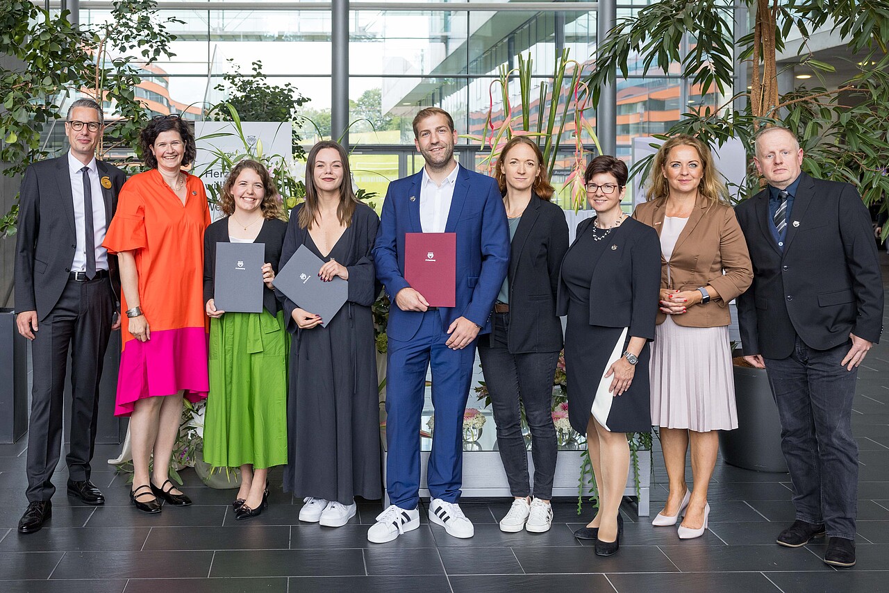 Erfolgreicher Abschluss: FH Salzburg feiert 537 neue Absolvent*innen | FH Salzburg