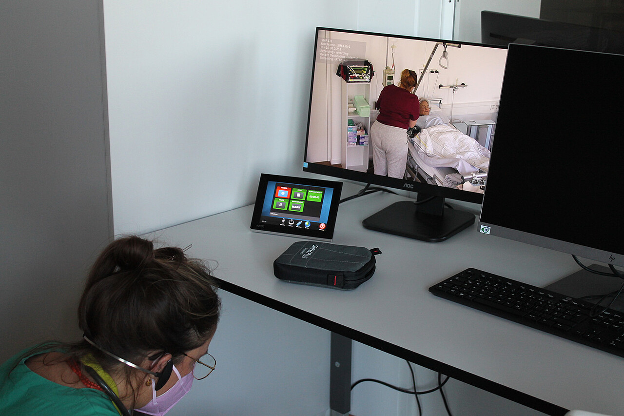 Hightech-Pflegesimulator: Nursing Anne im Einsatz | FH Salzburg