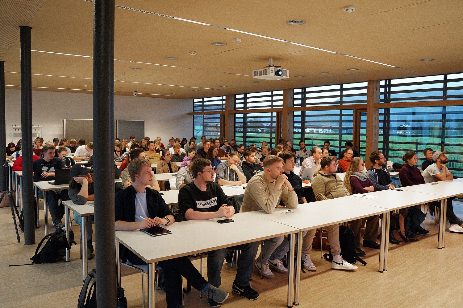 Die Zukunft des Waldes: Dr. Joachim Hamberger spricht über Waldgenetik | FH Salzburg